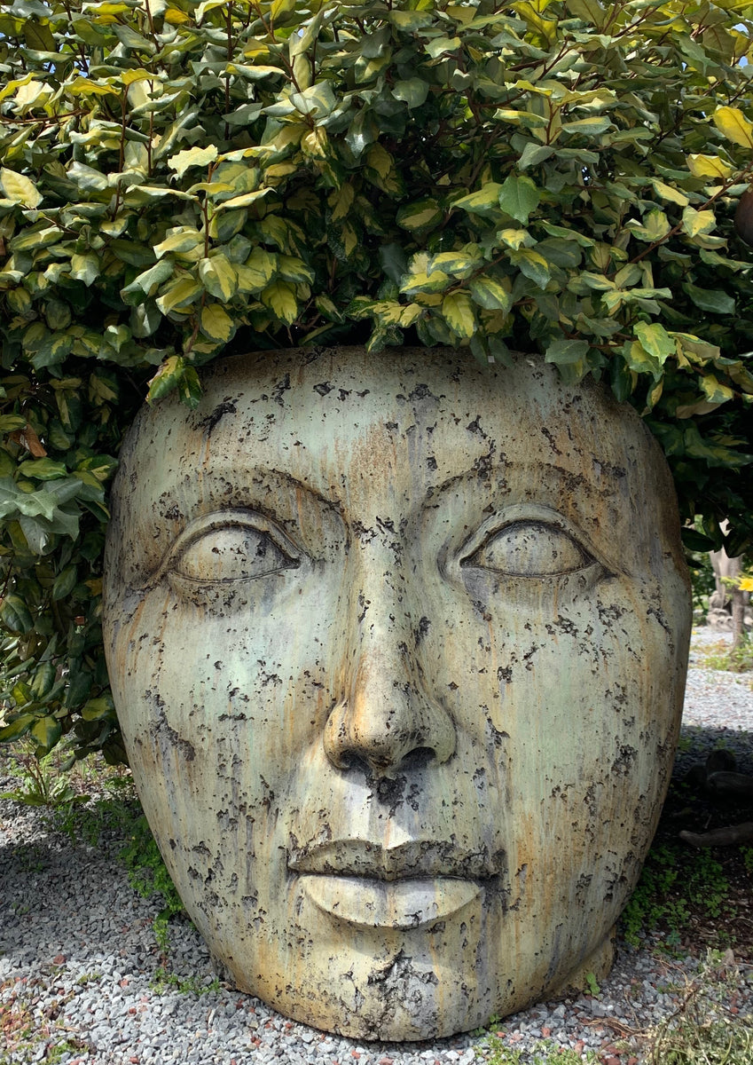 Statues – Absolute Home & Garden